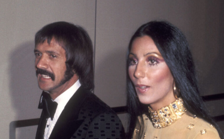 Hidden Drama Behind Cher’s Iconic 1973 Oscars Moment